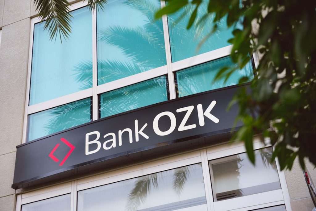 Can You Add a US Bank Account to Monzo? [Explained]